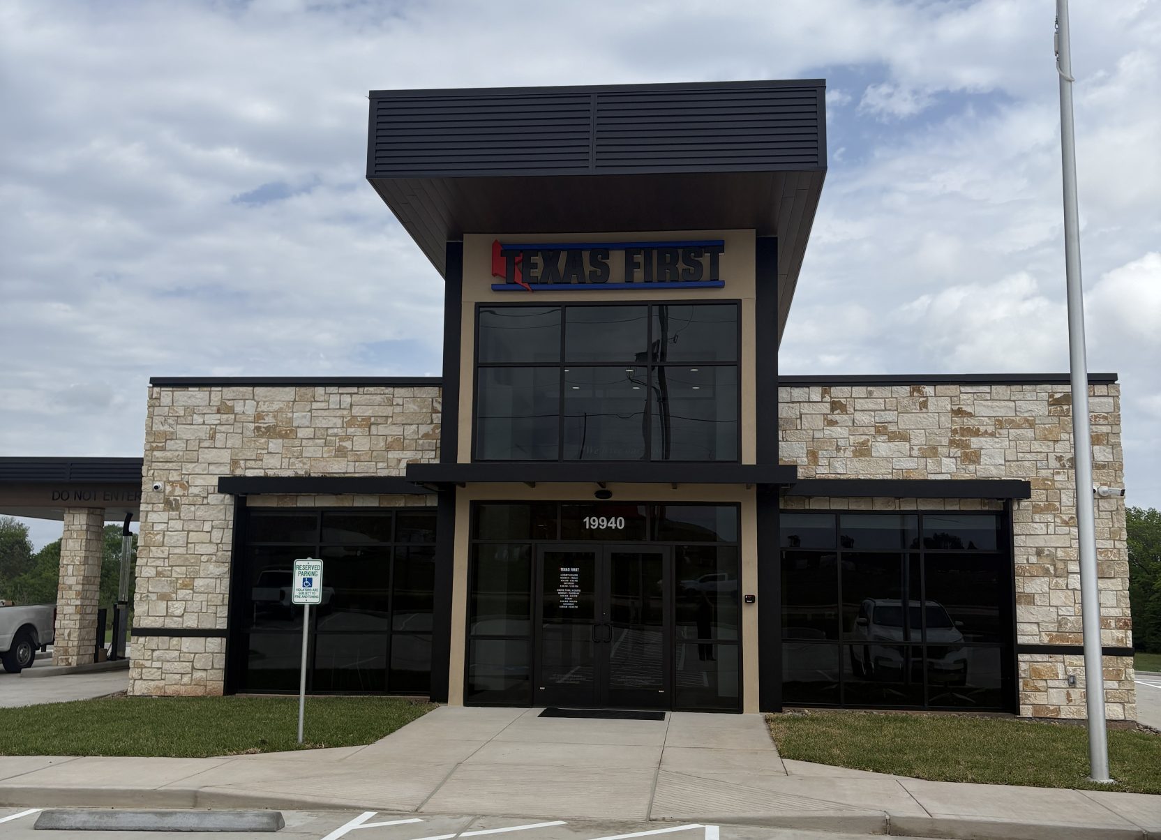 About Us | Texas First Bank